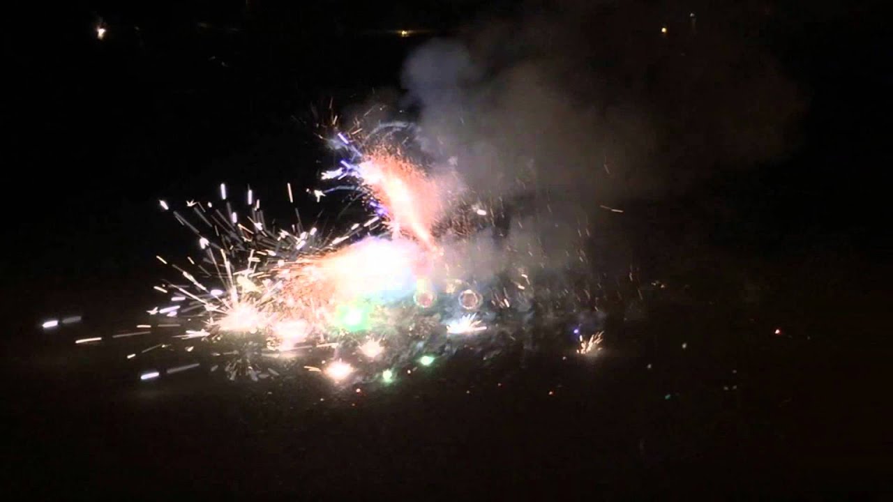 EPIC RC 4x4 Truck with Fireworks - YouTube