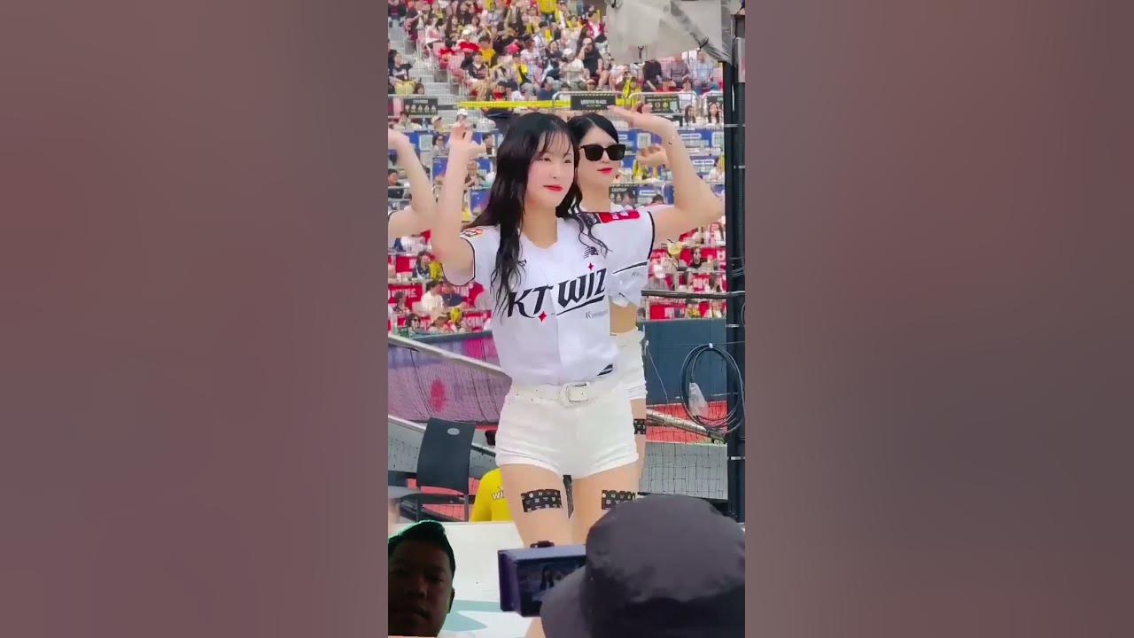 #ktwiz #이서윤치어리더 #kt위즈치어리더 #kt위즈 #이서윤 #dance #shortsongs #shortvideo #shorts #short #leeayoung ...