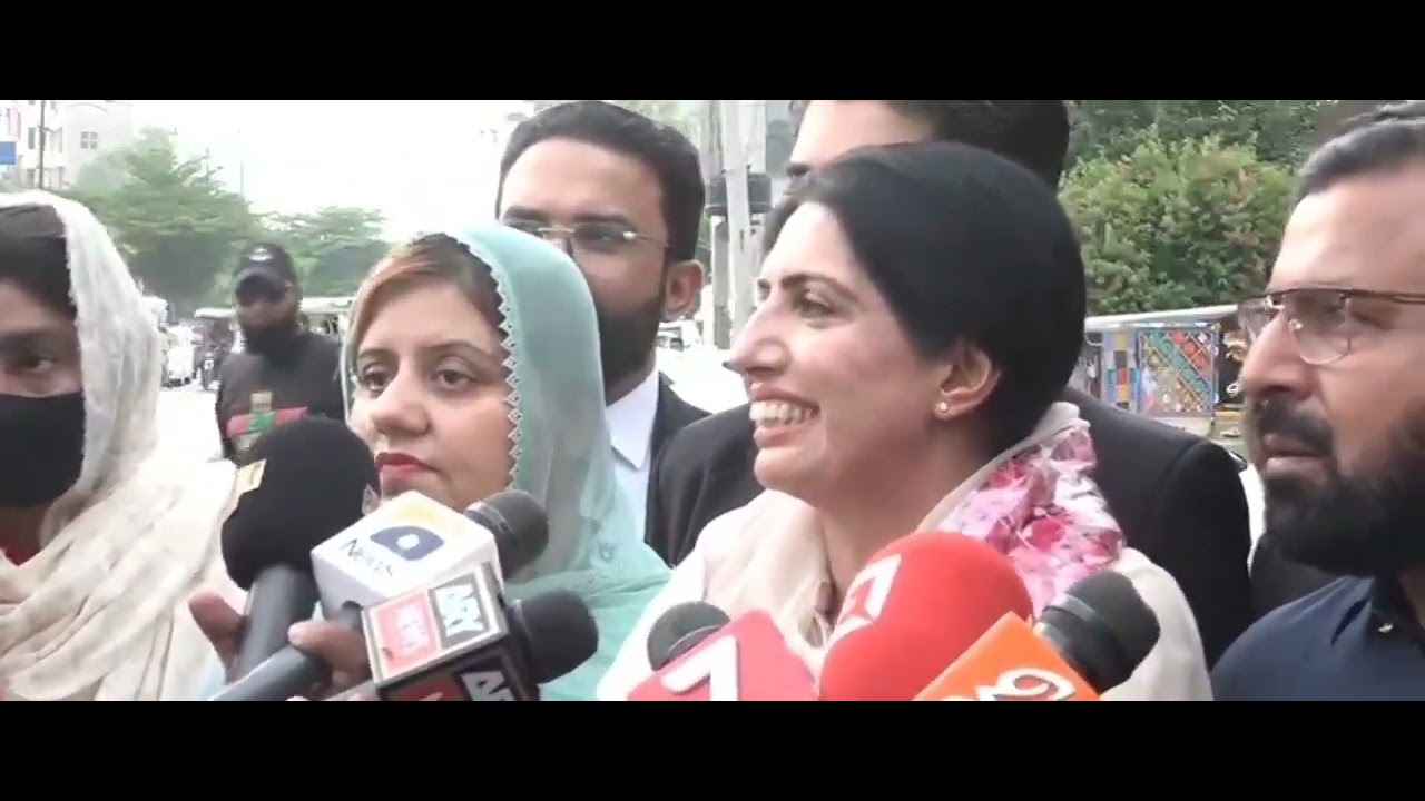 Aliya Hamza about Imran Khan - YouTube