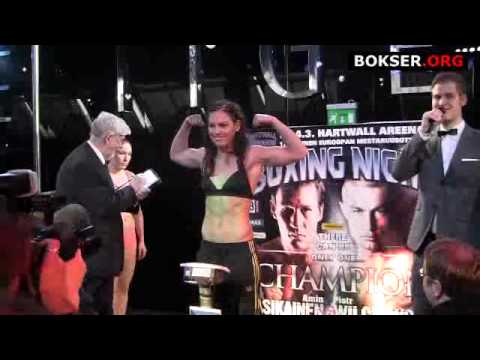 Eva Wahlstrom vs Kristine Shergold - official weigh-in