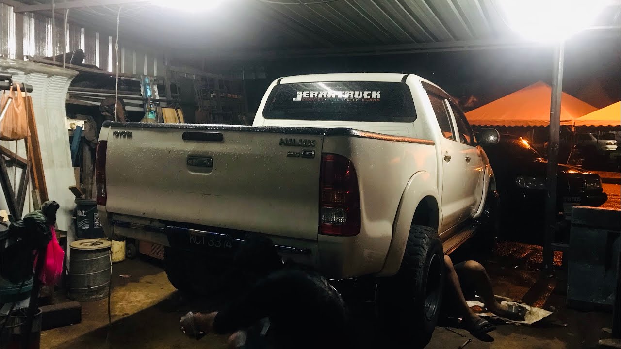 Hilux Commonrail Modified turbo standrd bunyi boieng - YouTube