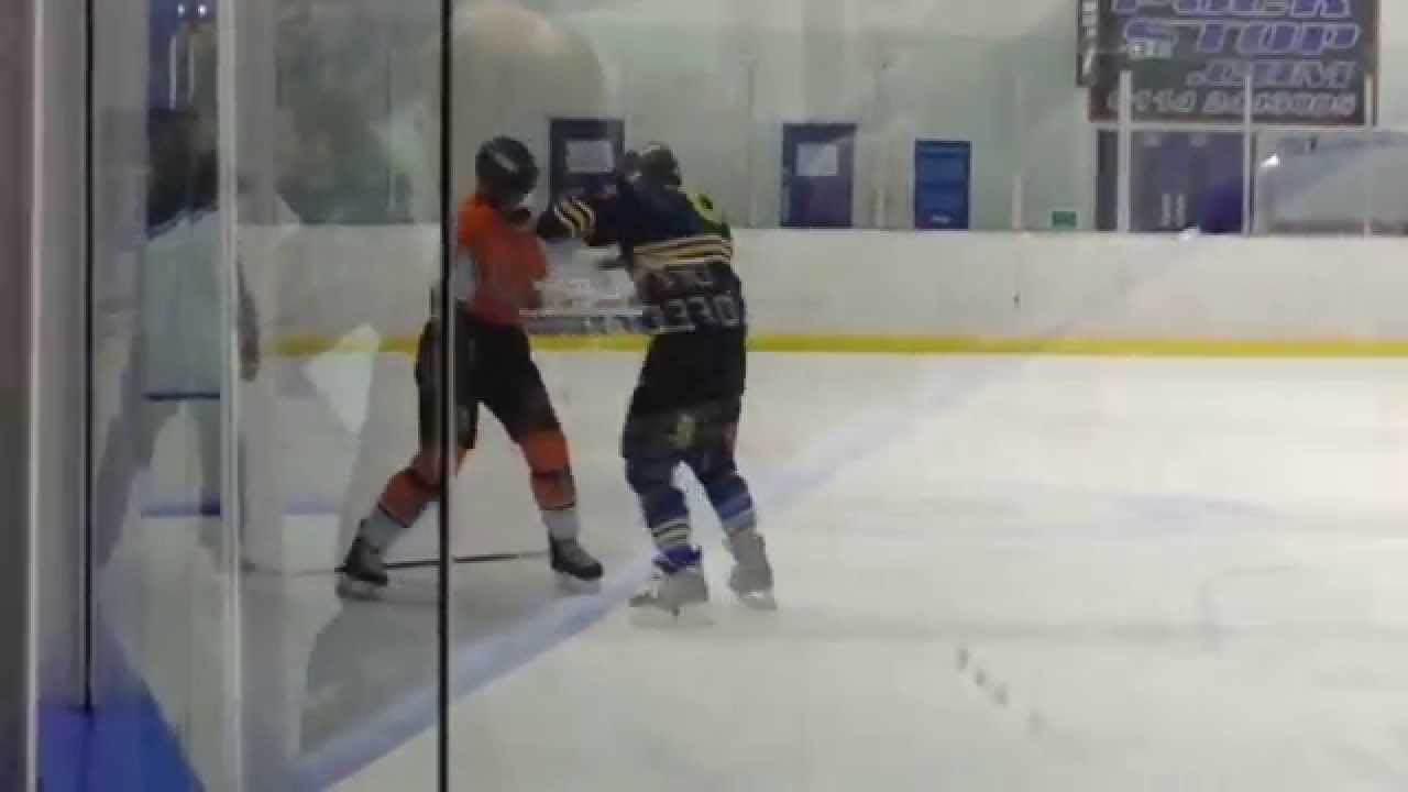 Cullen Eddy vs Rod Sarich hockey 'fight' at charity game - YouTube