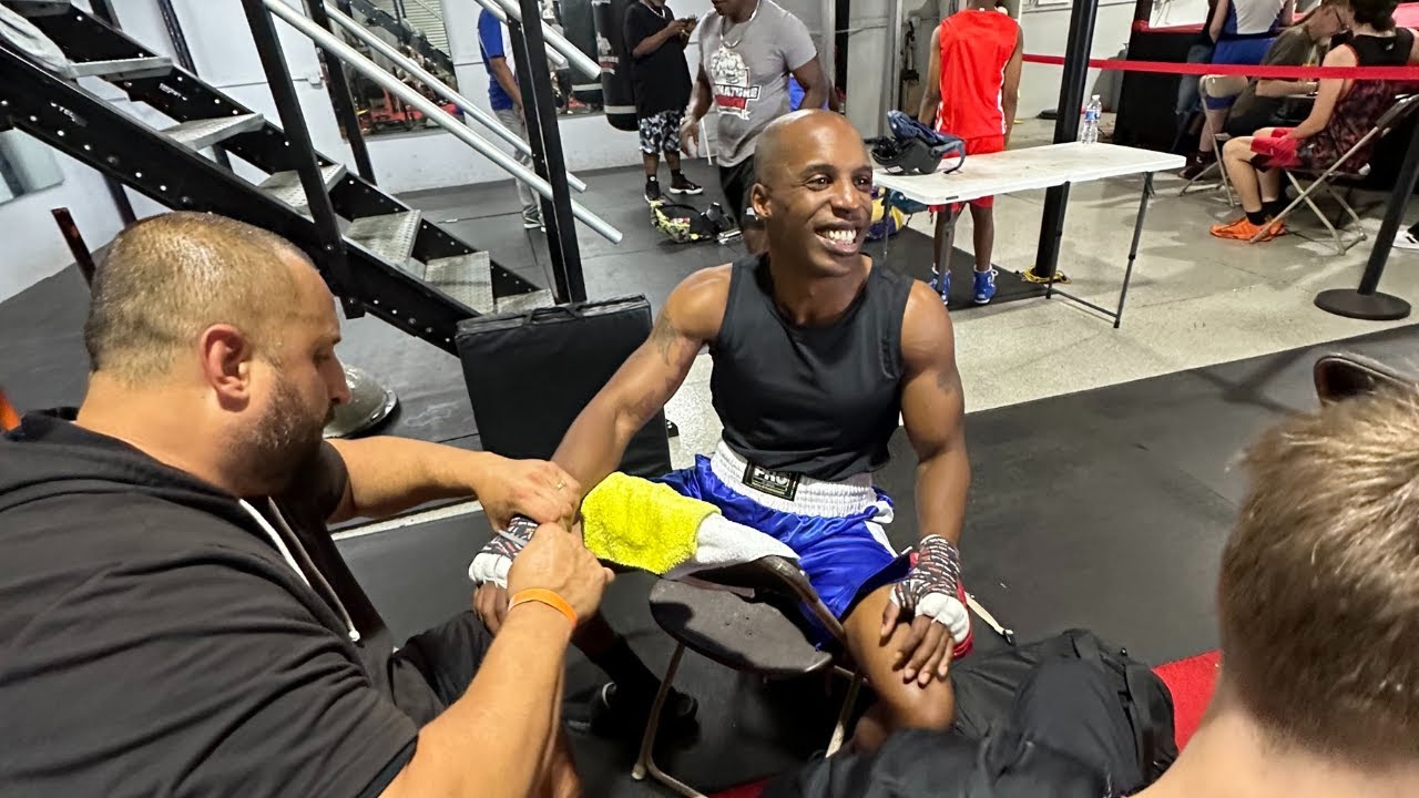 MUSCLES Don't Win FIGHTS - YouTube