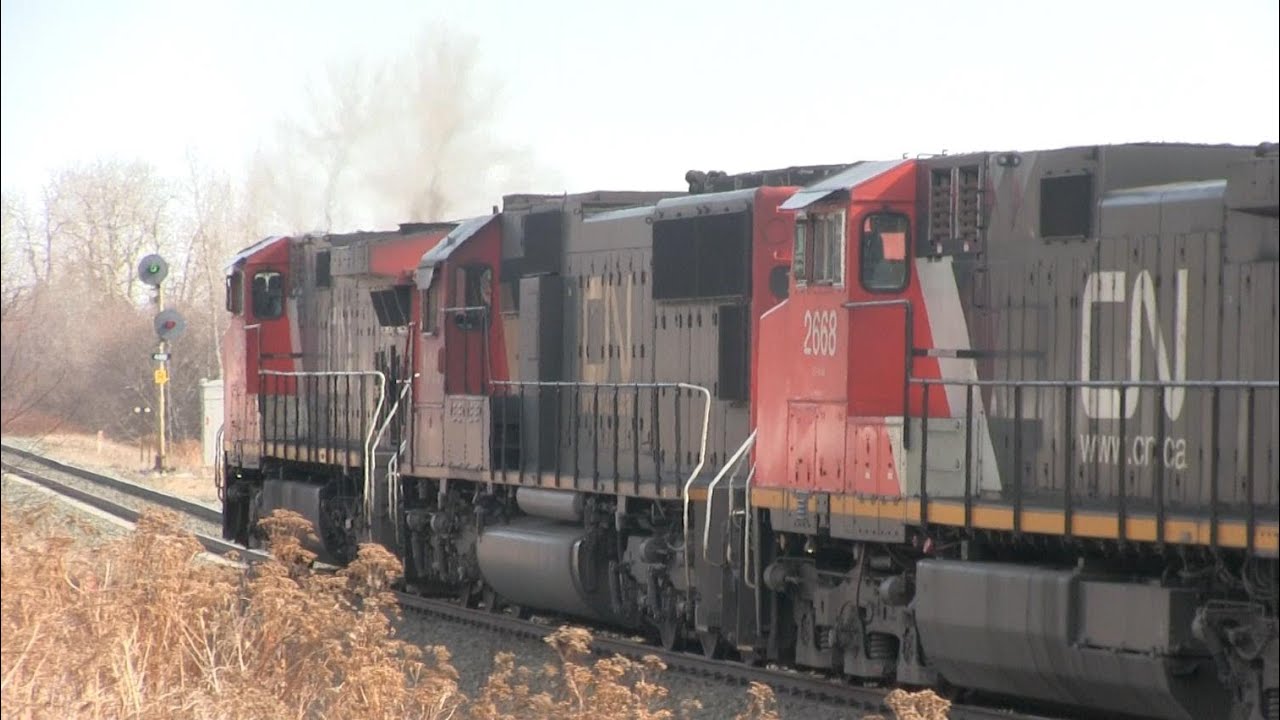 CN Train Spotting HD: CN 2684 IC 1012 & CN 2668 Leads CN 416 At Derailment Curve 7/8 4/9/13 ...