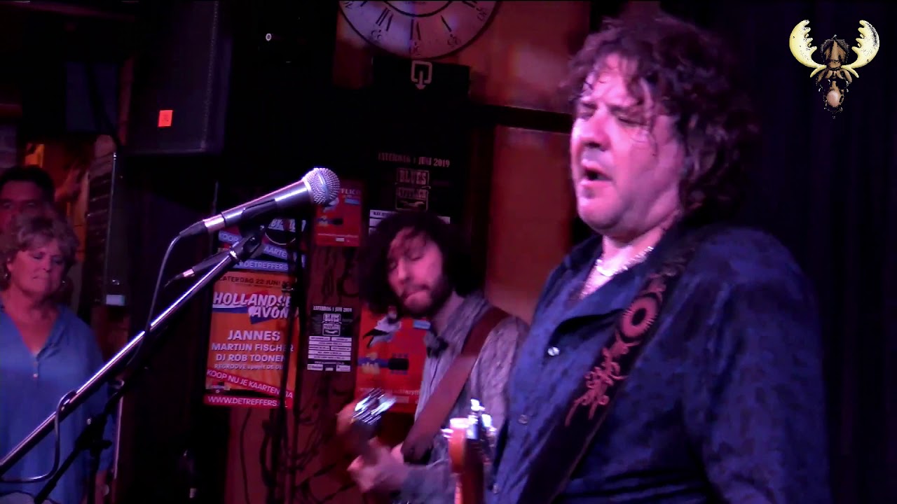 Sean Chambers - Help me - Live at Bluesmoose Radio 15 mei 2019 - YouTube