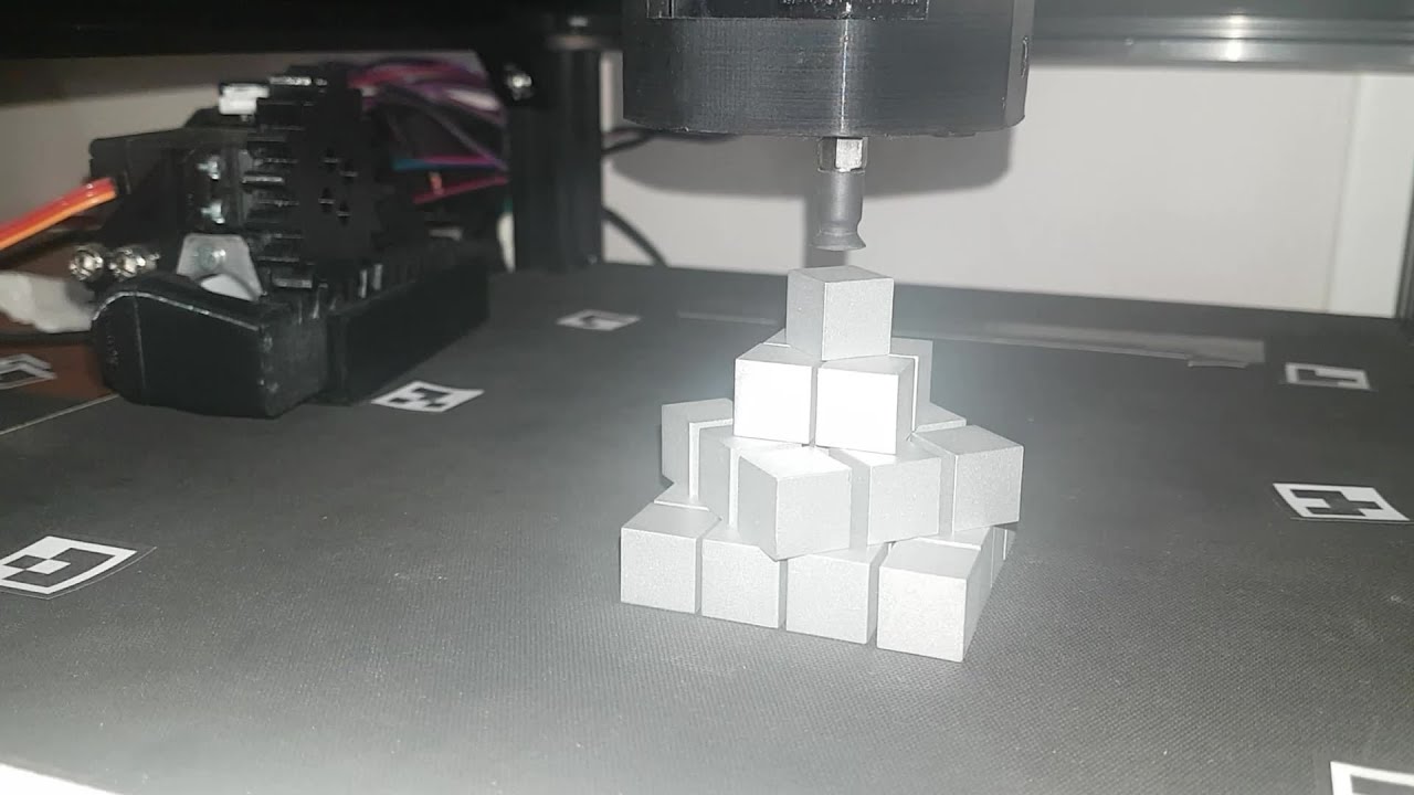 Cube Stacking Robot - 3D Pyramid Timelapse - YouTube