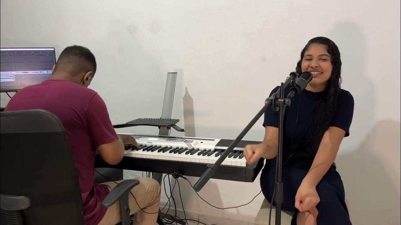 Noemi Vitória - Depende de você ( voz e piano ) - YouTube