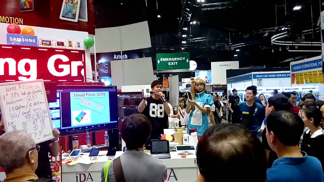 It show 2015 Singapore - YouTube