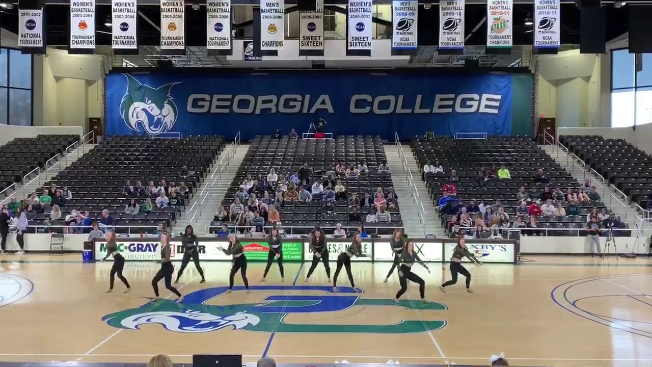 Georgia College Dance Team's Halftime Performance - YouTube