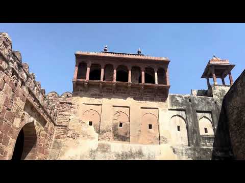 See friends this window maharaja make for his maharani 