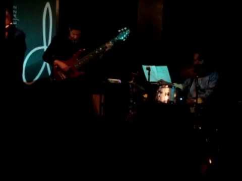 Joe Andries trio guest Kenwood Dennard - YouTube