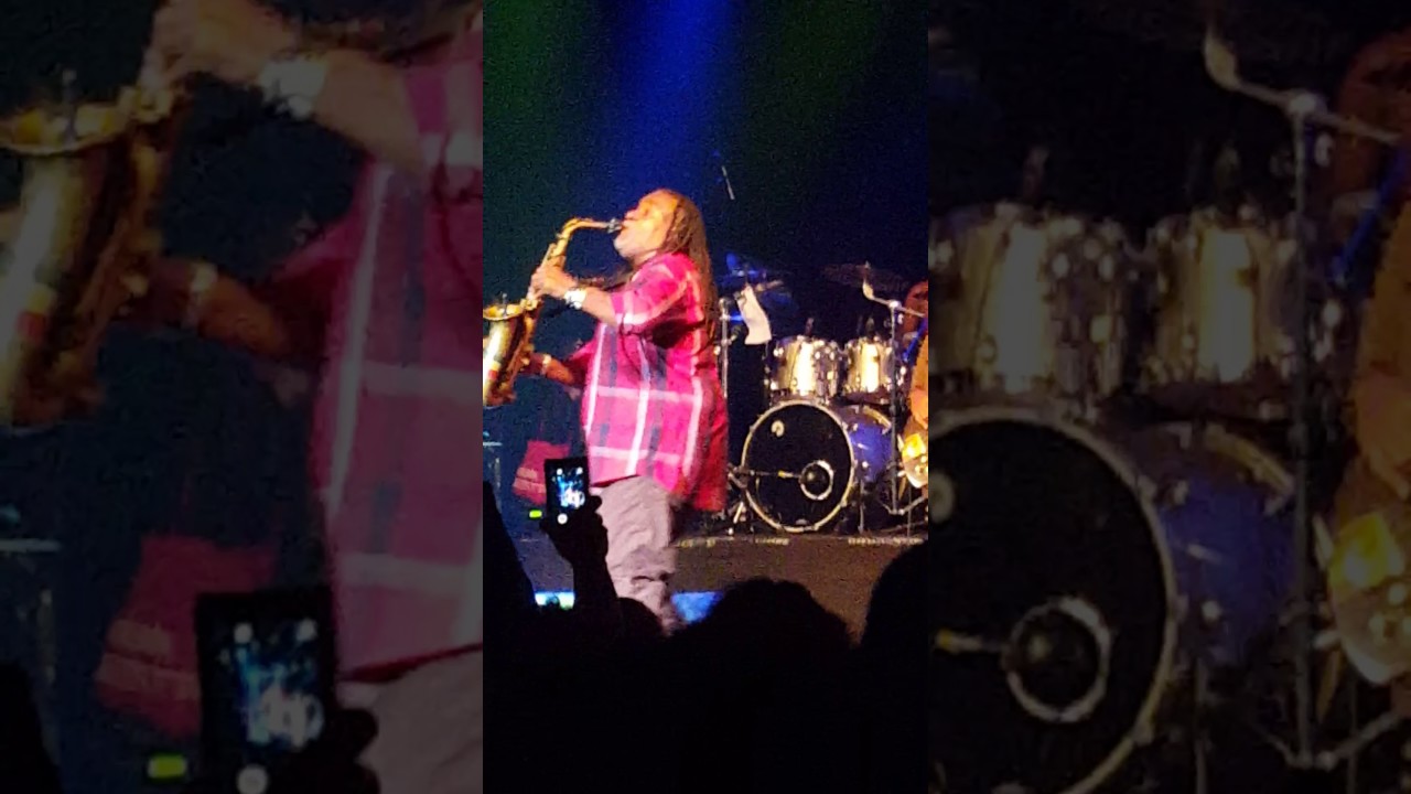 Tarrus riley concert sings she's royal and more - YouTube