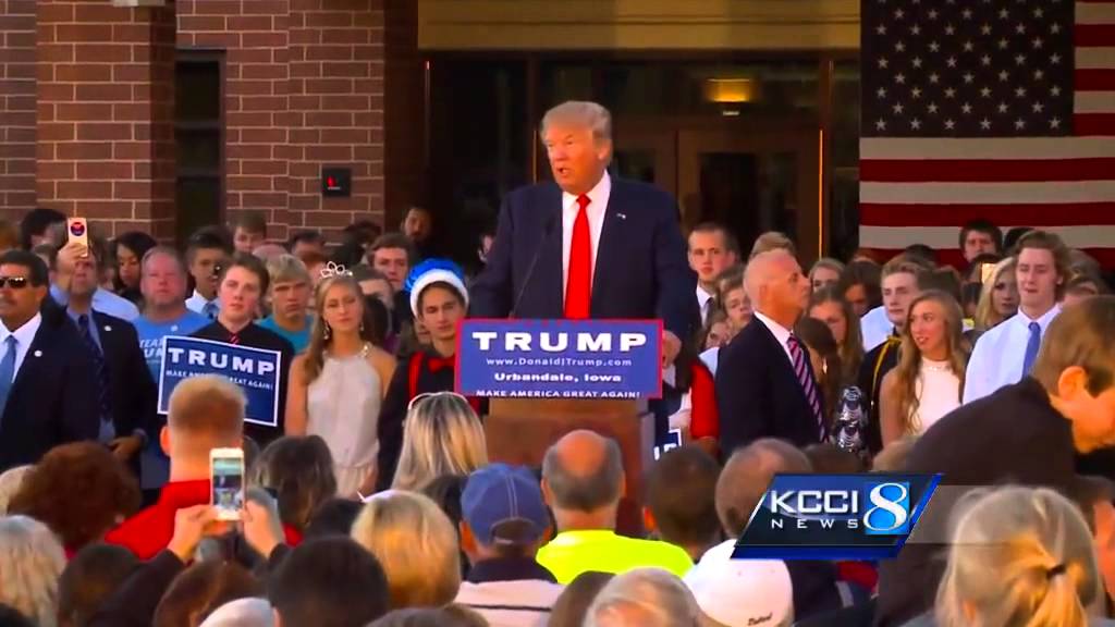 Republican front-runner speaks at high school's homecoming - YouTube