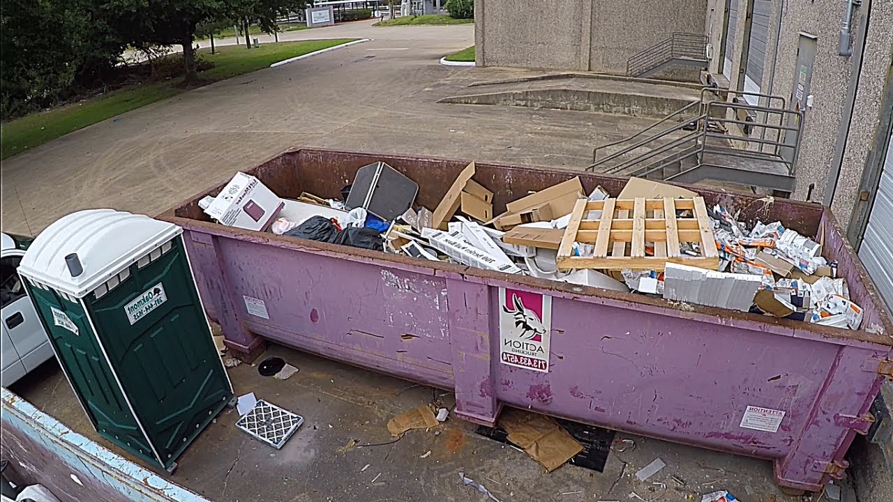 Dumpster Diving "Yellow Team, I'm Goin' In" - YouTube