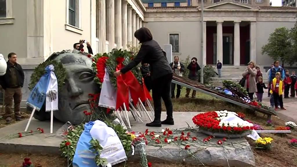 ΚΑΤΑΘΕΣΗ ΣΤΕΦΑΝΟΥ ΚΟΙΝΩΝΙΚΗΣ ΣΥΜΜΑΧΙΑΣ ΣΤΟ ΠΟΛΥΤΕΧΝΕΙΟ - YouTube