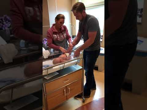 DIAPER CHANGE FAIL 🤷🏼‍♀️😂 - YouTube