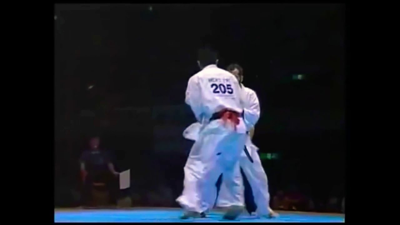 Kyokushin Karate Knockout Kick - YouTube