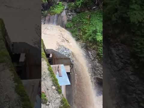 Coanda Rechen QWehr - Murenabgang - YouTube