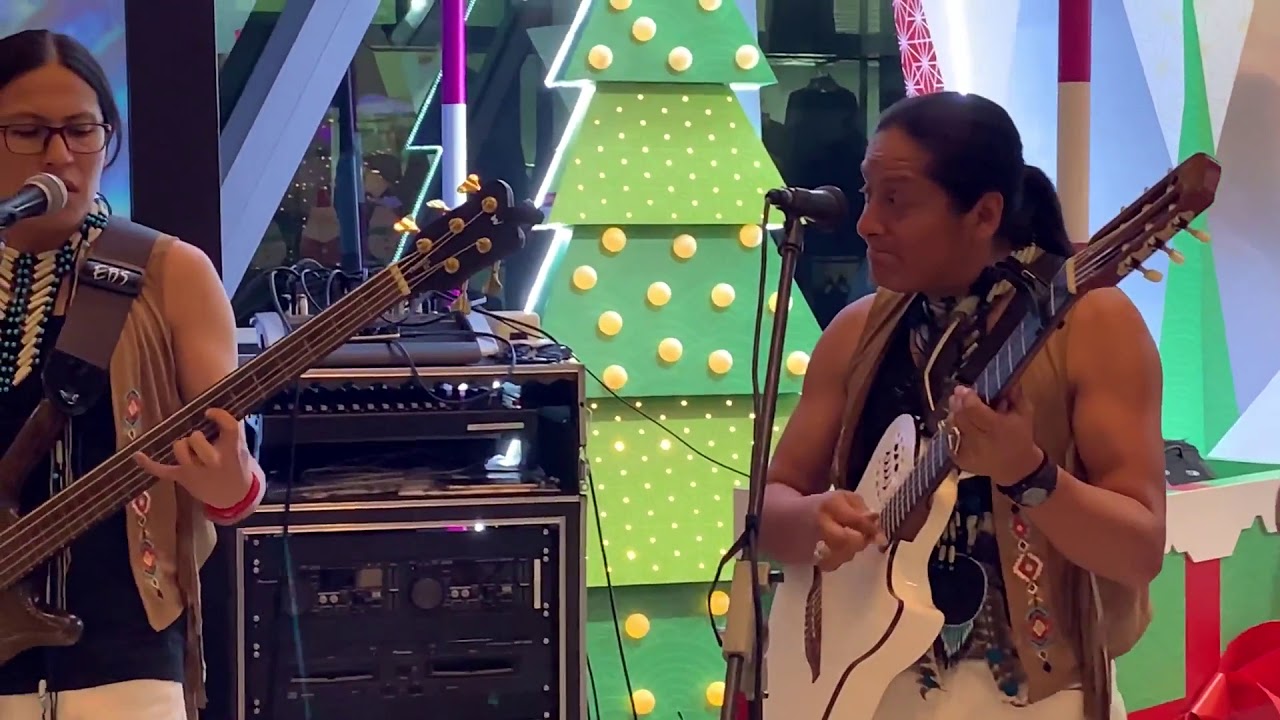 Ecuador Music by SISAY Band - Christmas @JCube Singapore 4 - YouTube