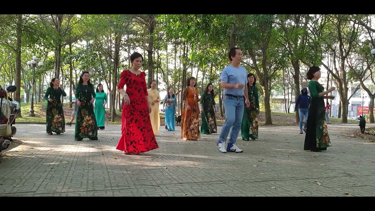 SÀI GÒN ĐẸP LẮM LINE DANCE - BY BM BELONG - DEMO BY NHÓM VUI KHỎE ...