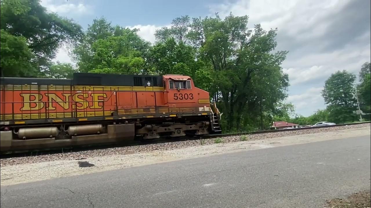 BNSF 5303 leads Autoracks - YouTube