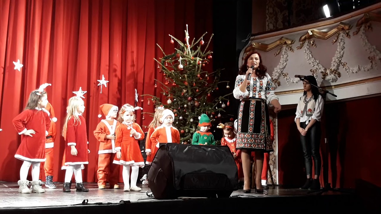 În așteptarea CRĂCIUNULUI: La Festivalul de colinde și obiceiuri de ...