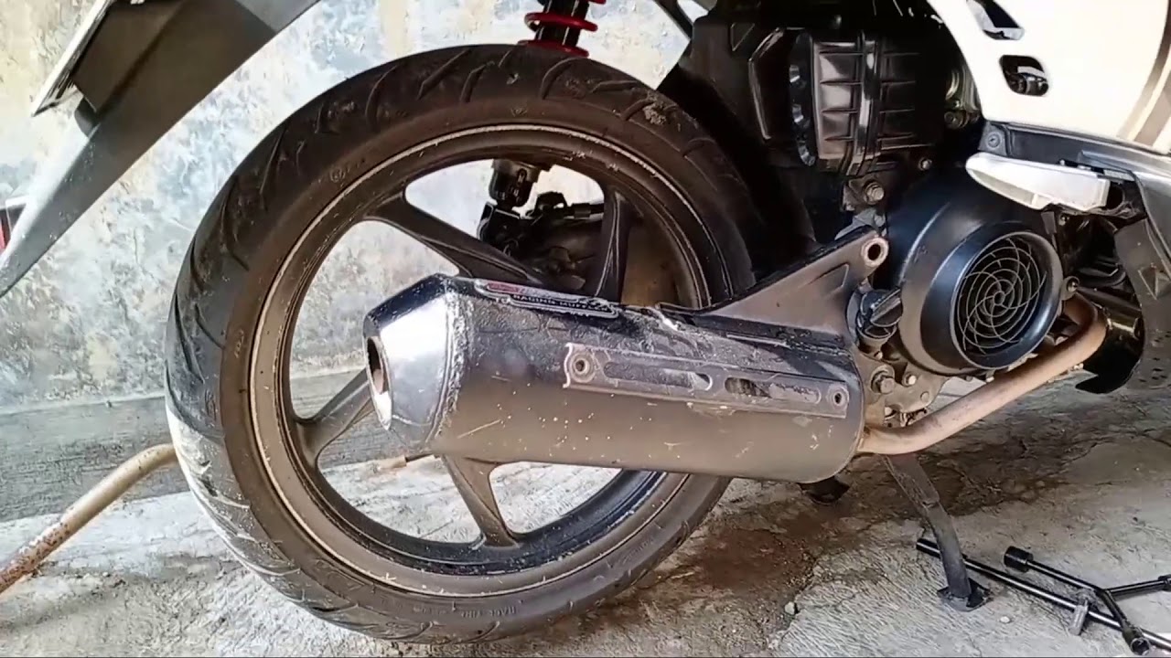 Knalpot scopy Kondoman WRC! Ngebas Gerung parah - YouTube