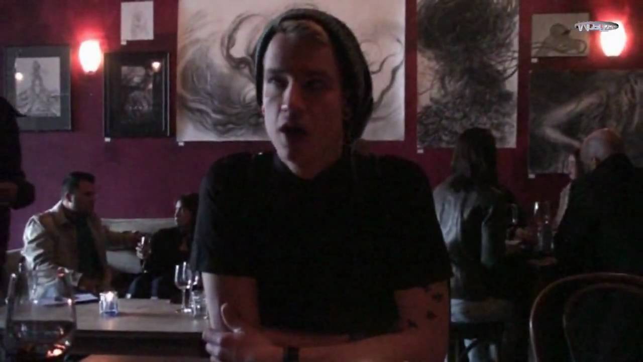 Hot Muscle Boy interviews Hot Gay Guy - YouTube