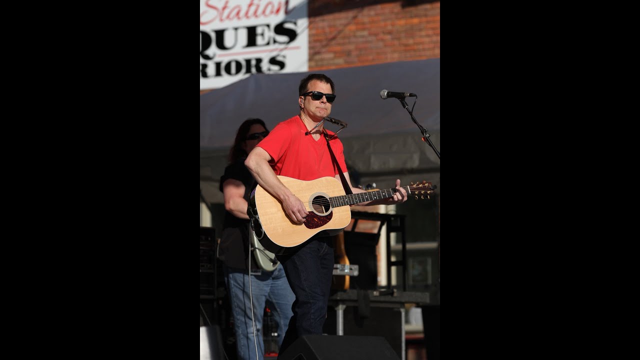 Chris Garrison performing at Dittofest 2014 in Huntsville, AL - YouTube