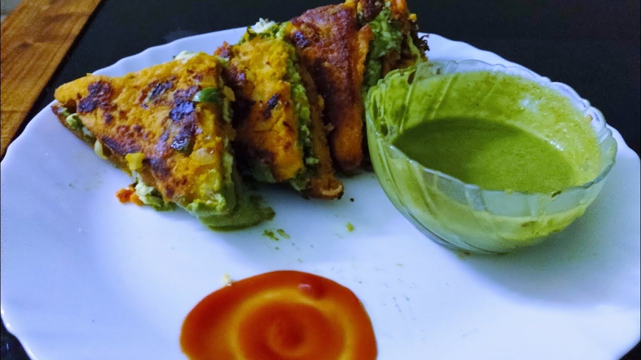 besan sandwich 🥪# easy besan ka breakfast 🥞# triangular sandwich # love ...