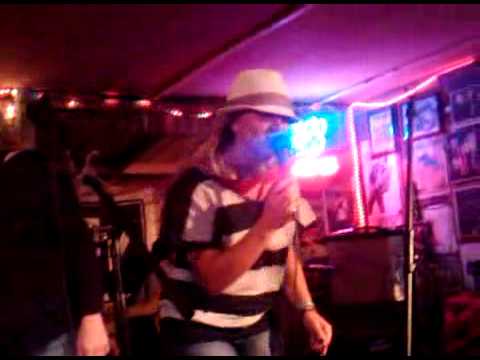 Erin Mitchell at Gip's Place in Bessemer - YouTube