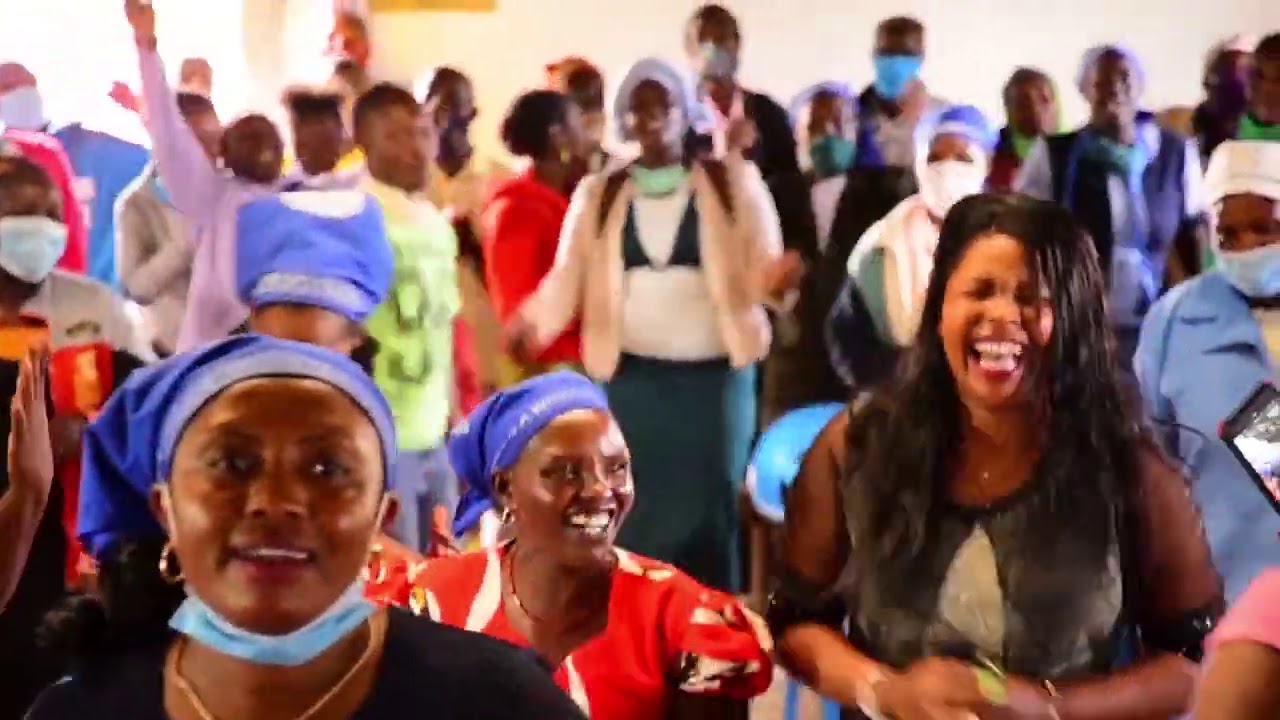 Regina wa anganiwe ALTER BUILDING AT KARIMINO AIPCA CHURCH - YouTube