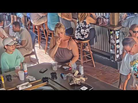 Candid Sexy Smoking Lady 704