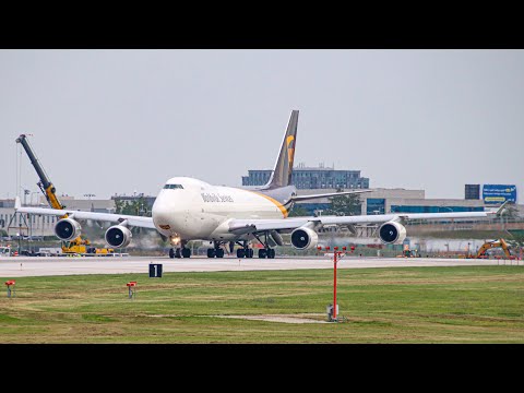 UPS 747 POWERFUL Short Field Takeoff from 22L at O'Hare Airport | Light Load!