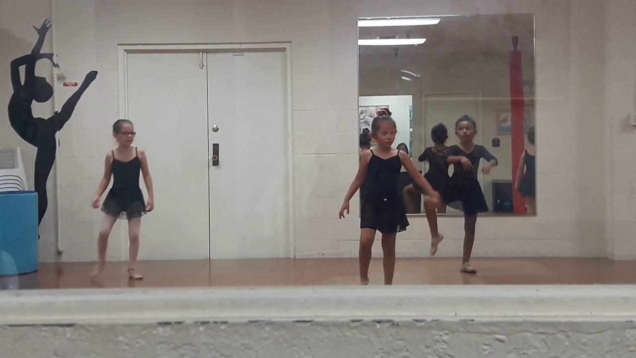 Tays second ballet class - YouTube