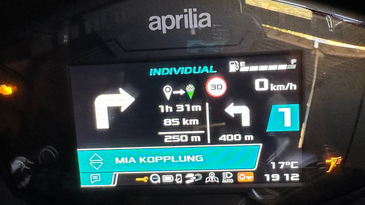 Aprilia MIA System - Kurzreview - YouTube