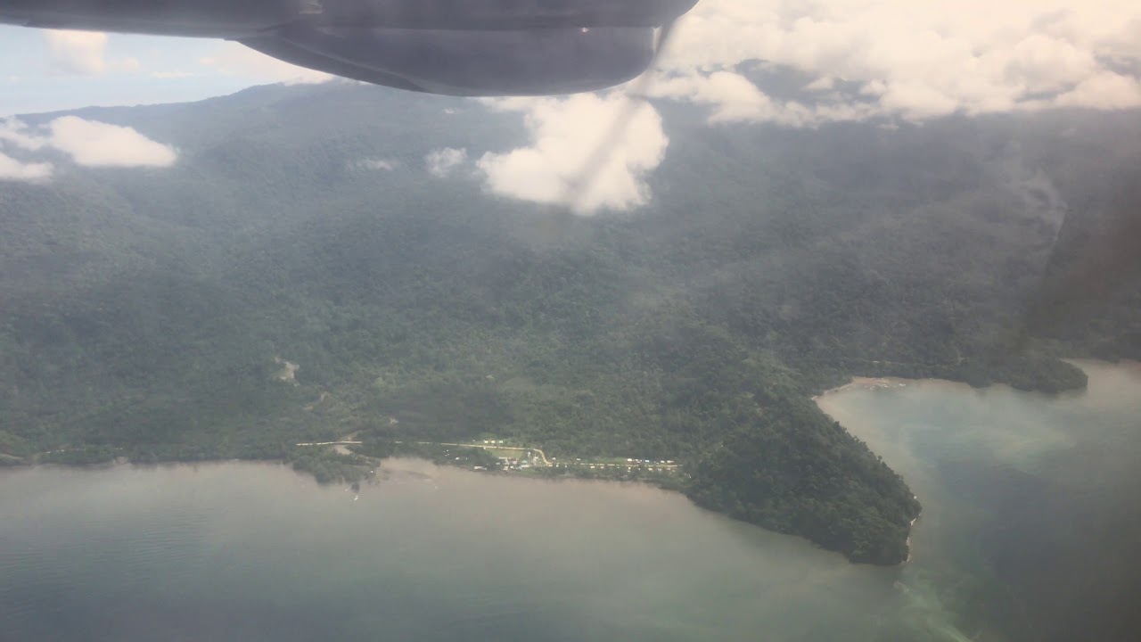 Terbang dari Biak ke Serui 2019 (Diatas Pulau Yapen) - 4K - YouTube