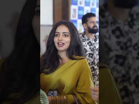 chubby mallu girl #malavikamenon making everyone tempt in saree #mallu #mollywoodtalks
