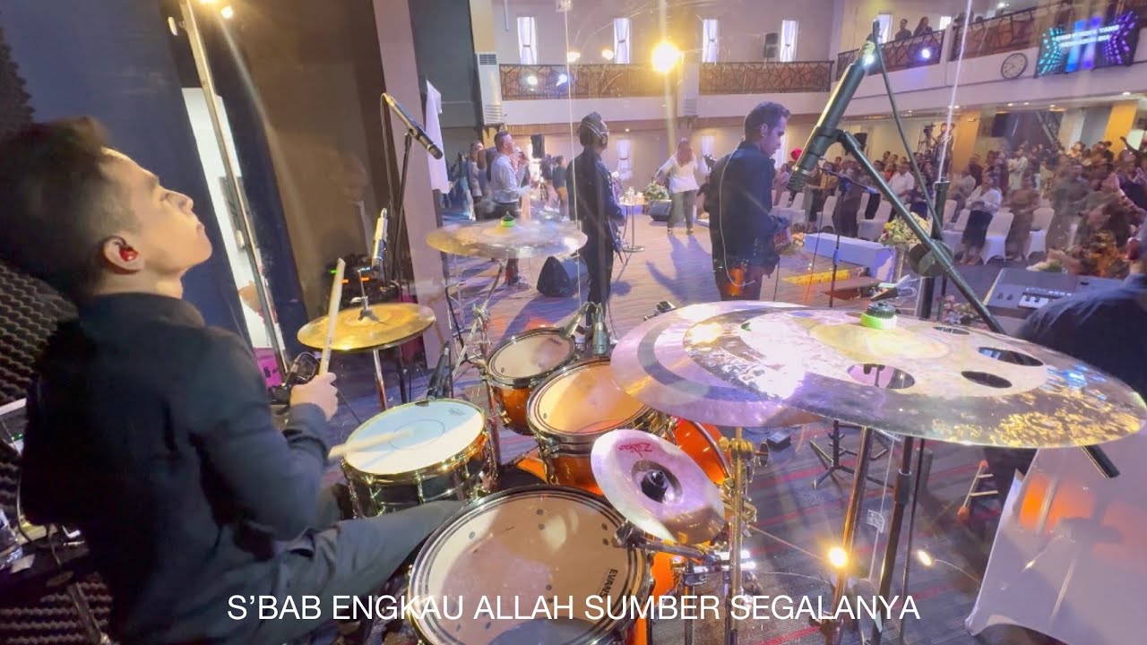 Anggur Baru Dicurahkan (Allah Sumber Segalanya) - Jason // Lirik ...