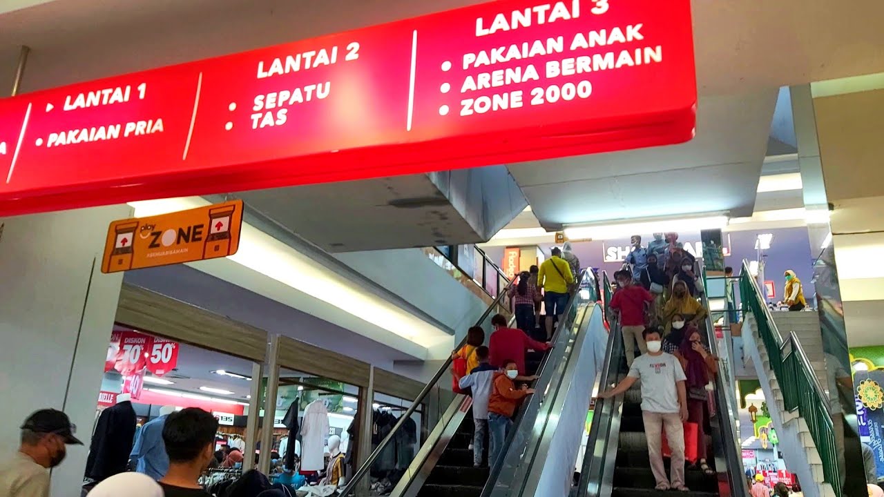 Suasana Ramayana Mall Kudus dan Alun Alun Simpang Tujuh Kudus Menjelang ...