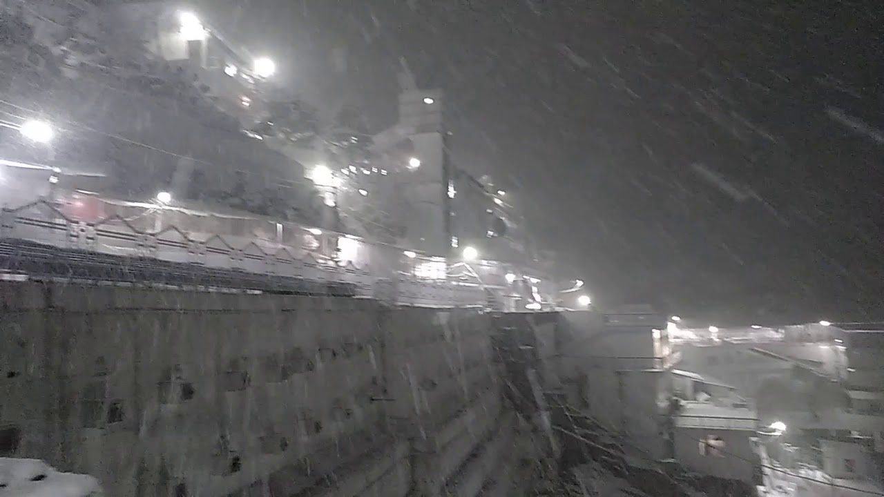 Live snowfall in Mata Vaishno devi Darwar Katra Jammu and Kashmir - YouTube
