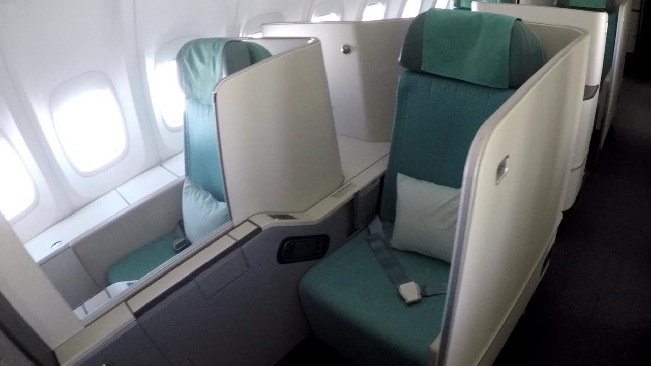 Korean Air B747-8i Comfy Upper Deck Business Class Prestige Suites ...