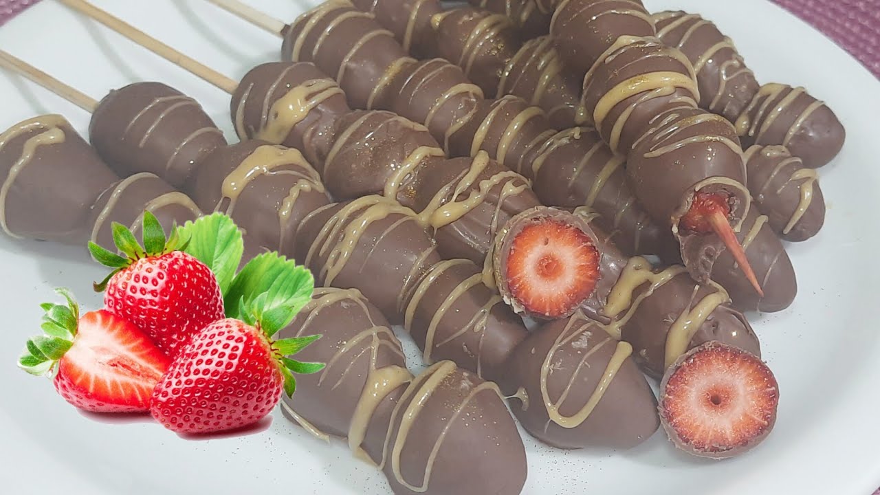 ESPETINHO DE MORANGO COM CHOCOLATE FÁCIL E RÁPIDO - YouTube