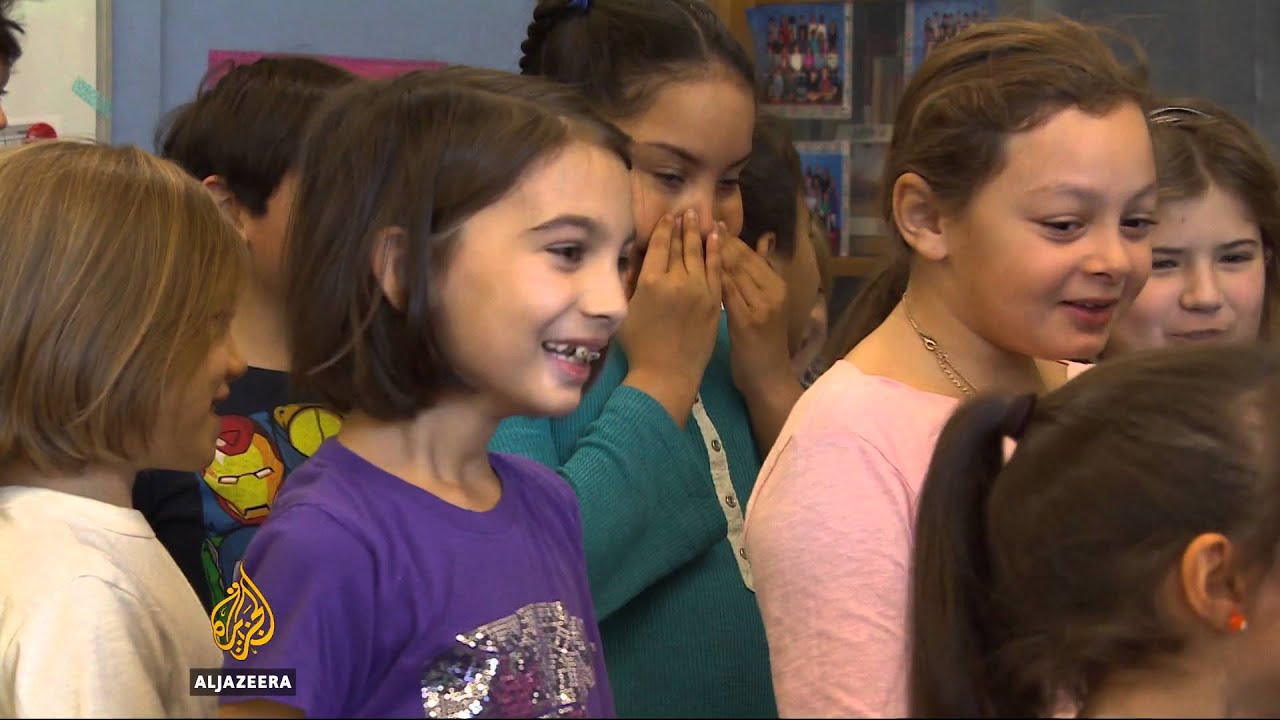 New York children sing the praises of Opera - YouTube