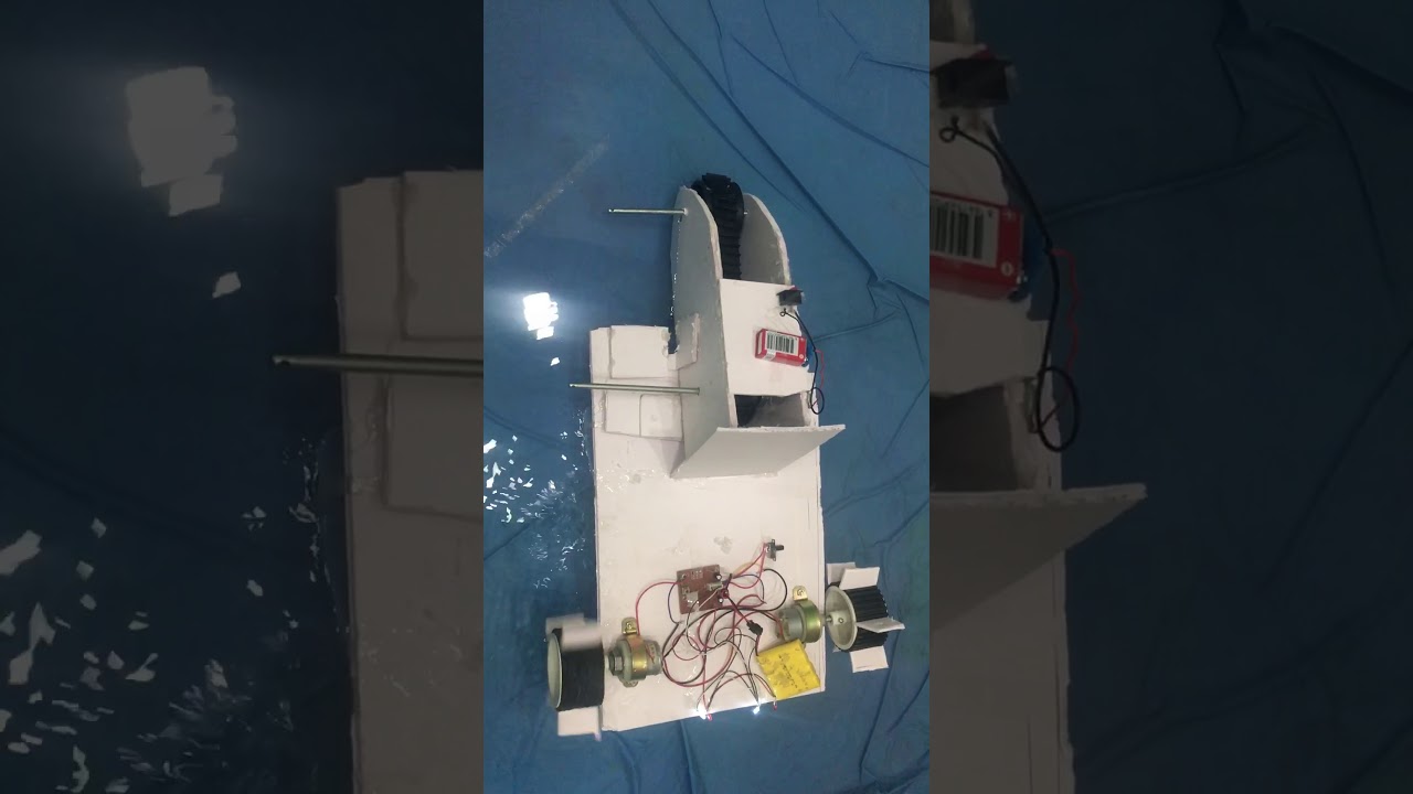 WATER CLEANING BOT - YouTube