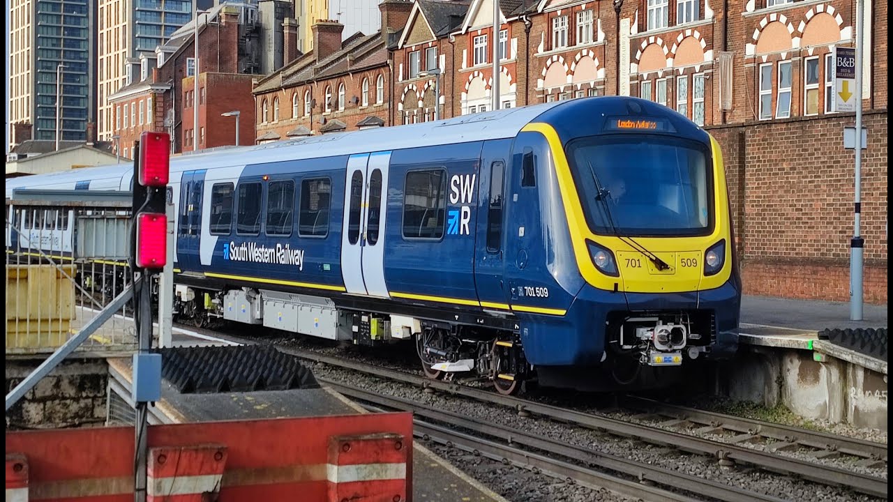 SWR 701509 + 701512 depart Woking on test - 02/03/2023 - YouTube