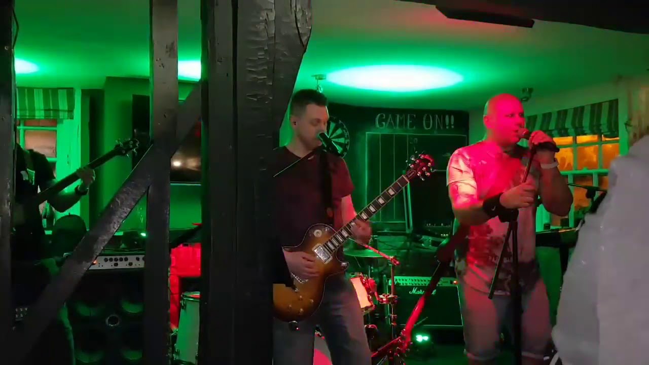 MISCHIEF - "Song 2" at The Anchor, Canewdon - YouTube
