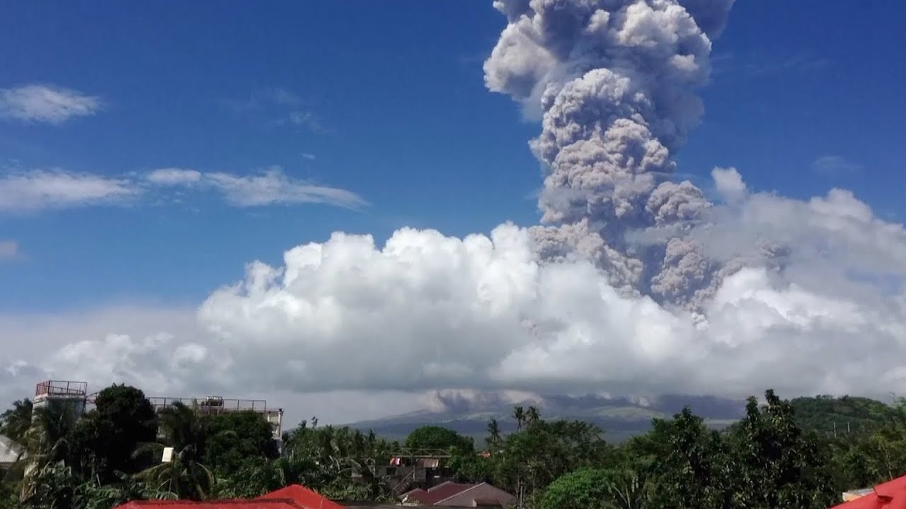 Time lapse: Boom explodes the volcano - YouTube