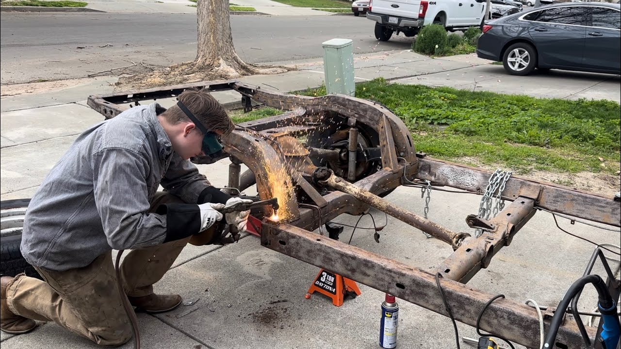 Frame and Body Repairs on a 1972 Corvette - YouTube