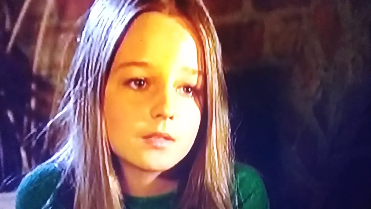 Young jody foster about aliens on earth in bionic woman show - YouTube